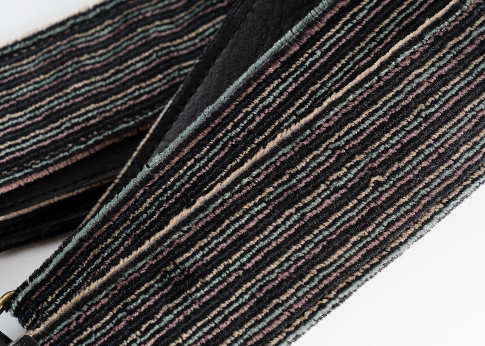 Static Age Linear VHF Guitar Strap